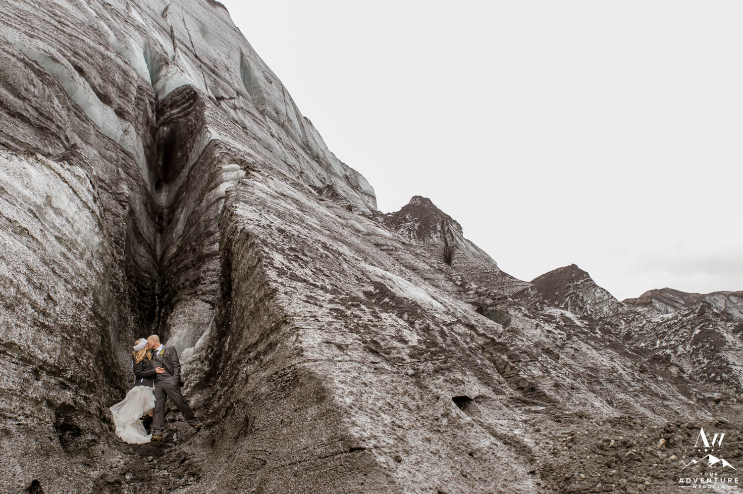 How to Plan an Ice Cave Wedding | Iceland Wedding Planner
