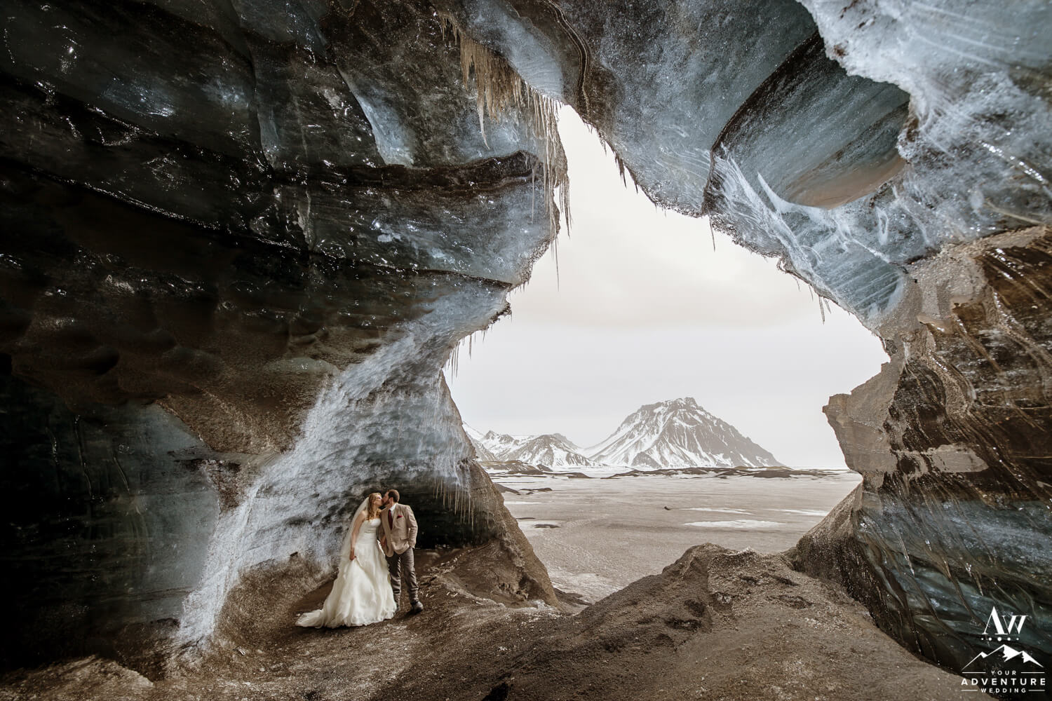 How to Plan an Ice Cave Wedding | Iceland Wedding Planner