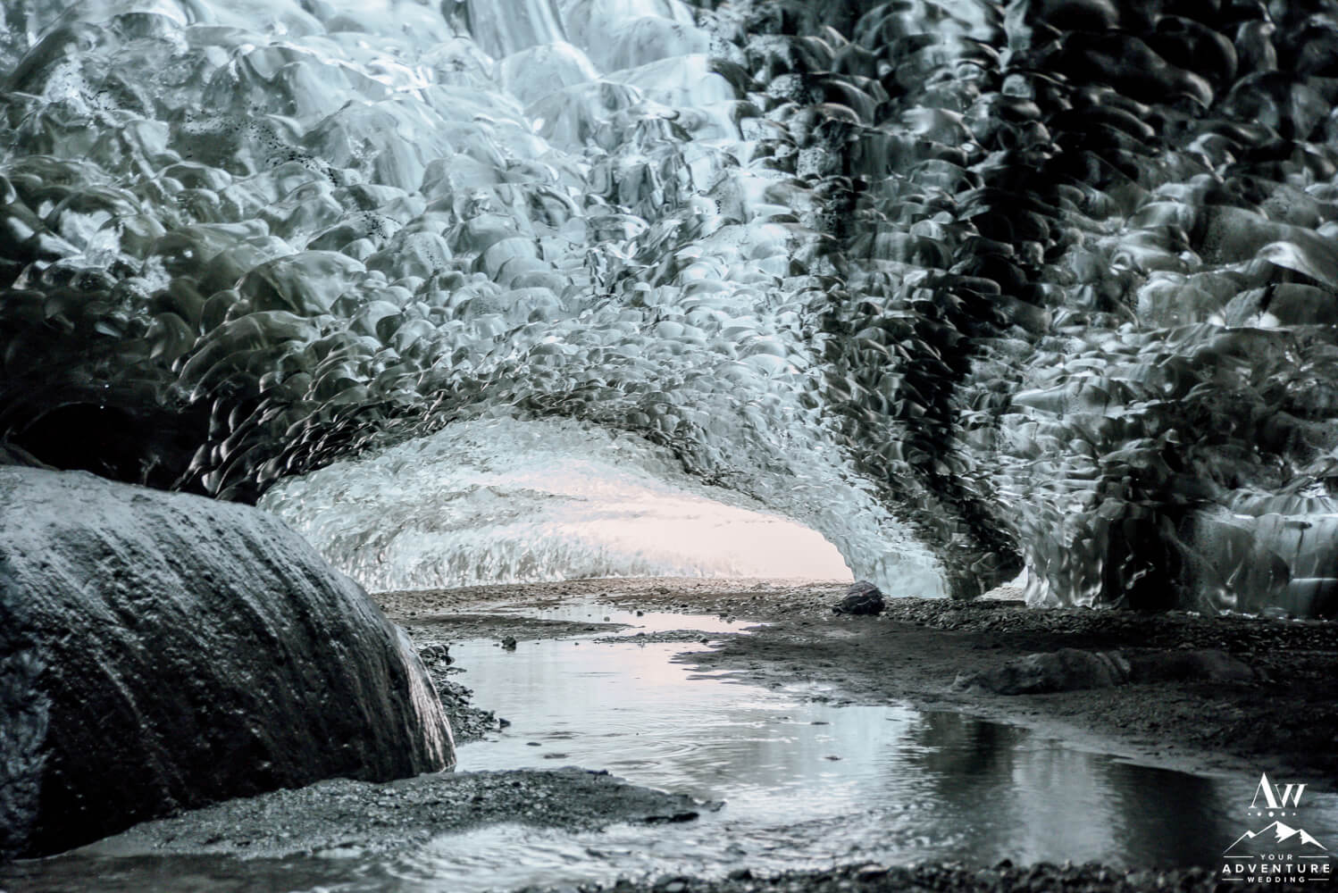 How to Plan an Ice Cave Wedding | Iceland Wedding Planner