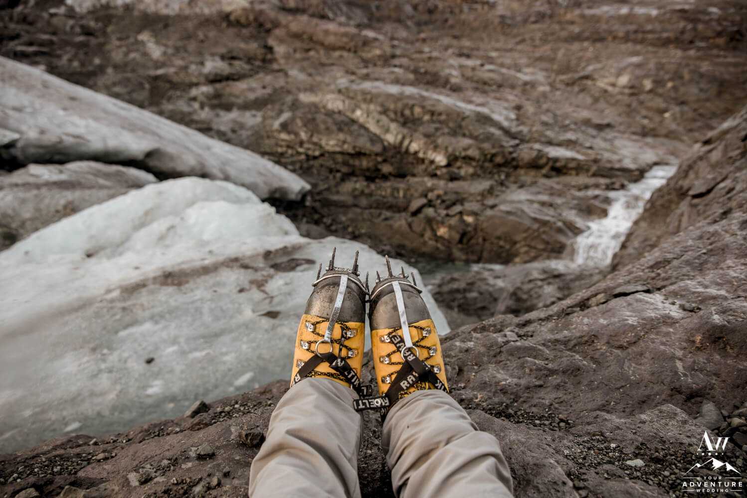 How to Plan an Ice Cave Wedding | Iceland Wedding Planner