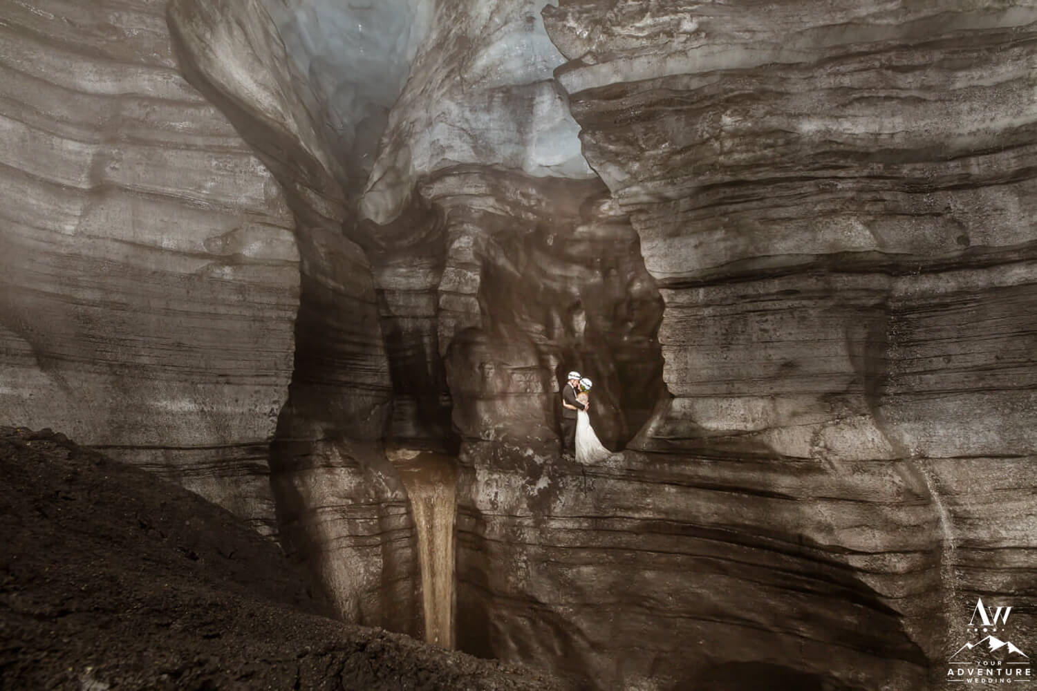 How to Plan an Ice Cave Wedding | Iceland Wedding Planner