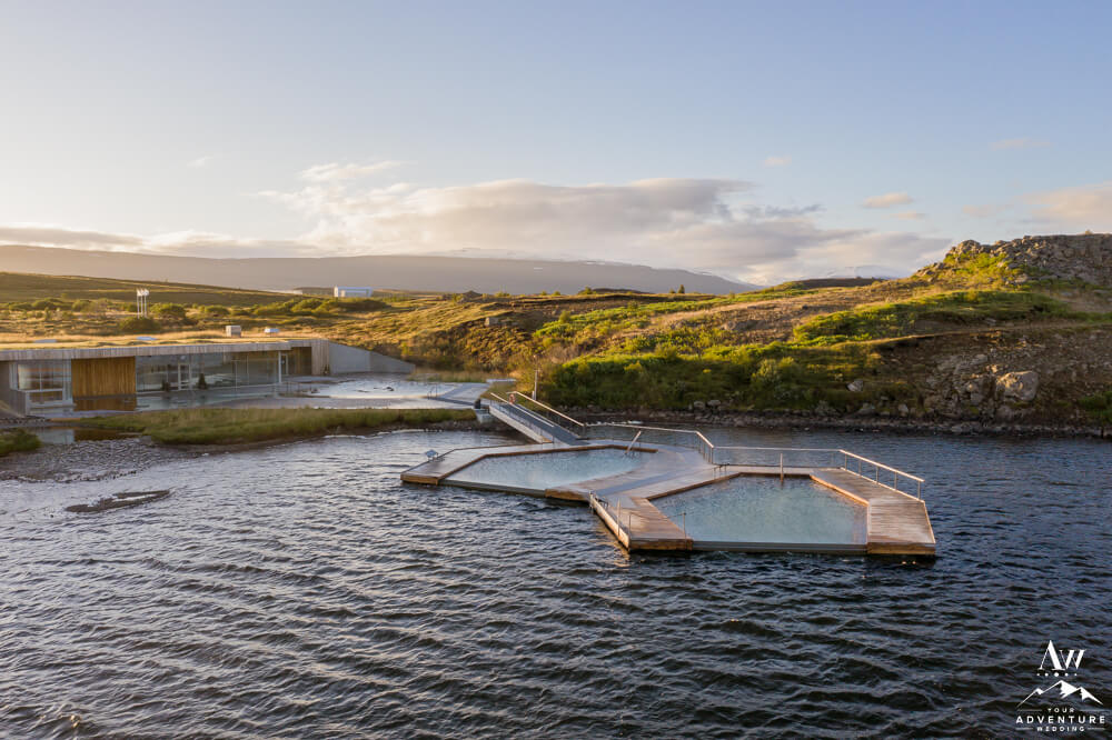 Icelandic Floating Pools: Vök Baths | Iceland Wedding Planner
