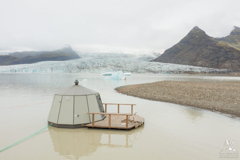 Iceland Igloo Experience at Fjallsárlón Glacier Lagoon