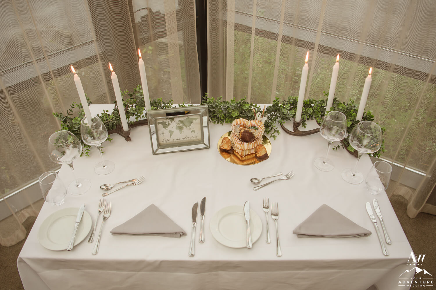 Styled Elopement Reception Table | Iceland Wedding Planner