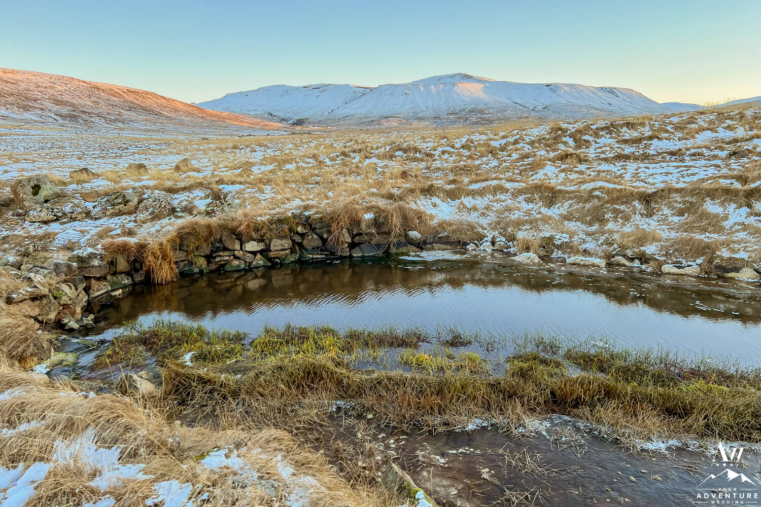 Englandshverir Hot Springs Hike Guide | Iceland Wedding Planner