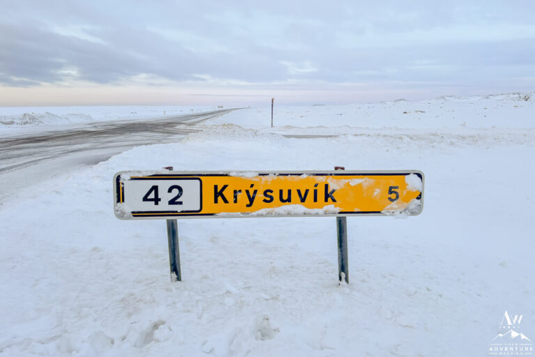 Reykjanes Hot Spring for Two: Skatalaug | Iceland Wedding Planner