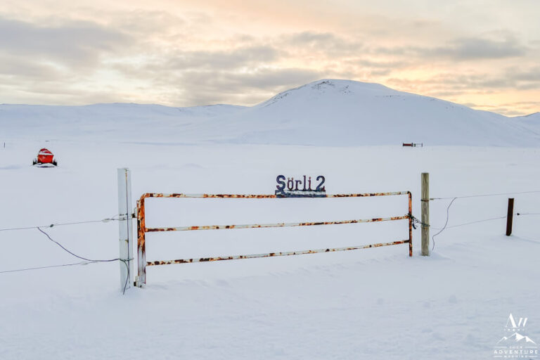 Reykjanes Hot Spring for Two: Skatalaug | Iceland Wedding Planner