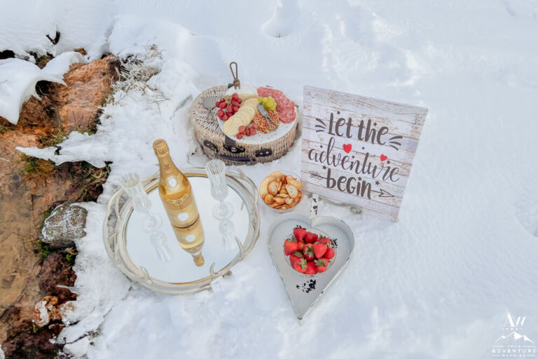 Reykjanes Hot Spring for Two: Skatalaug | Iceland Wedding Planner