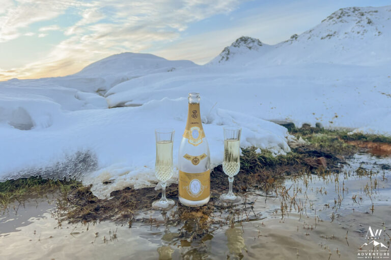 Reykjanes Hot Spring for Two: Skatalaug | Iceland Wedding Planner